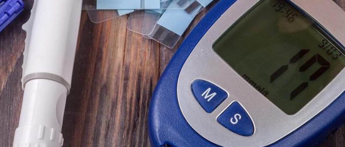 How to Use a Glucometer at Home | Esperanza Health Centers